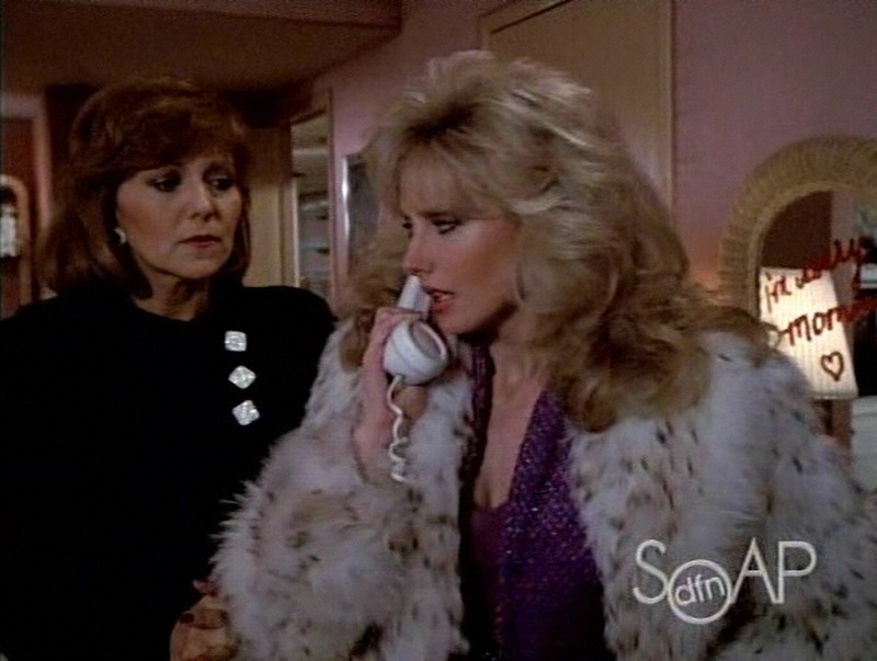 Furs on TV - Paper Dolls - Fur Glamor